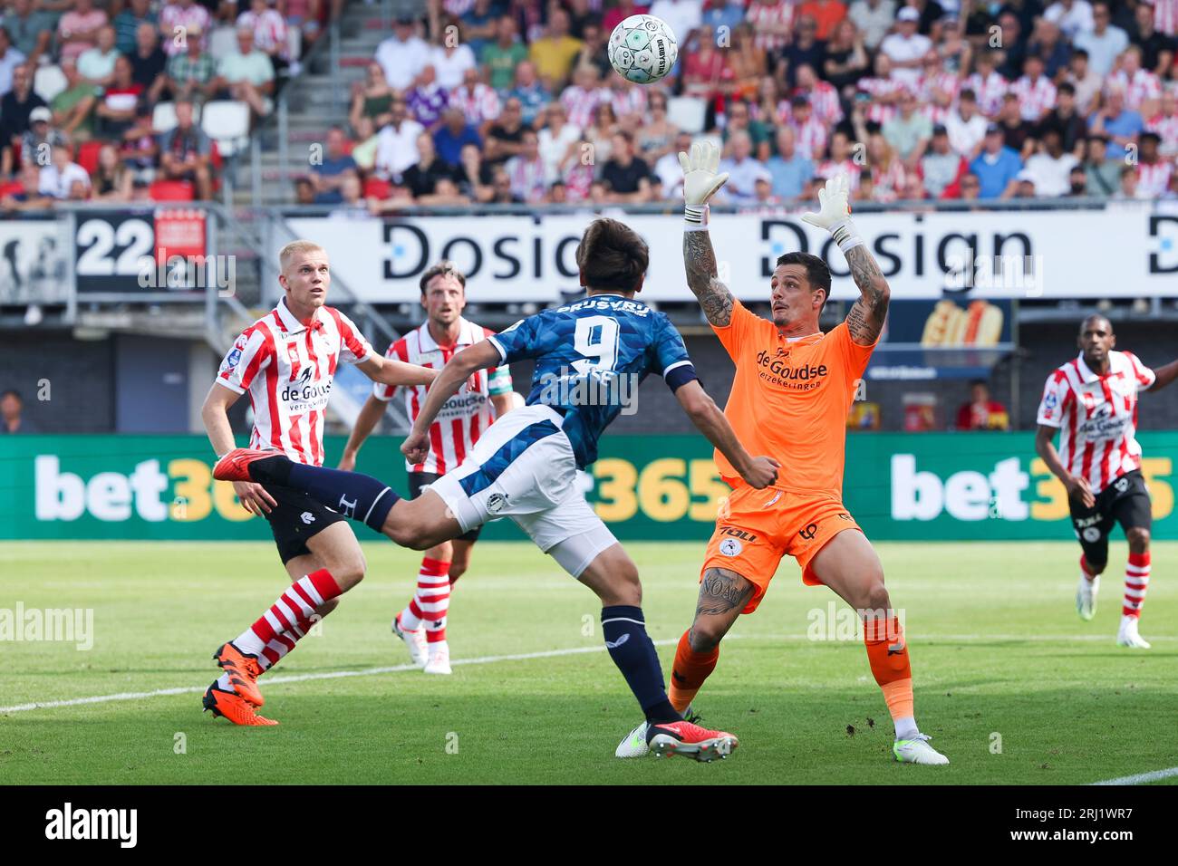 ROTTERDAM, NETHERLANDS - AUGUST 20: Ayase Ueda (Feyenoord Rotterdam ...