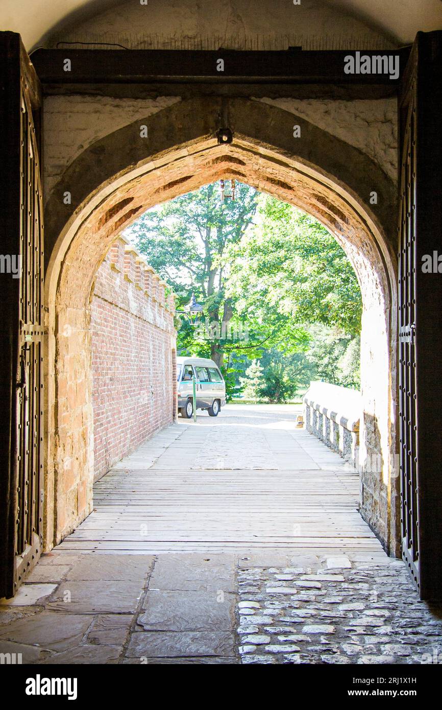 Holes in ceiling hi-res stock photography and images - Alamy