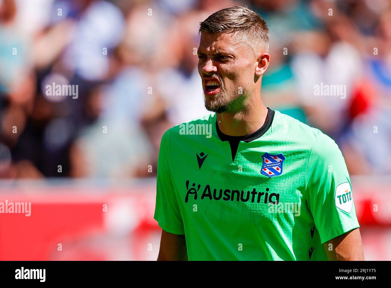 UTRECHT, NETHERLANDS - AUGUST 20: Goalkeeper Andries Noppert (SC ...