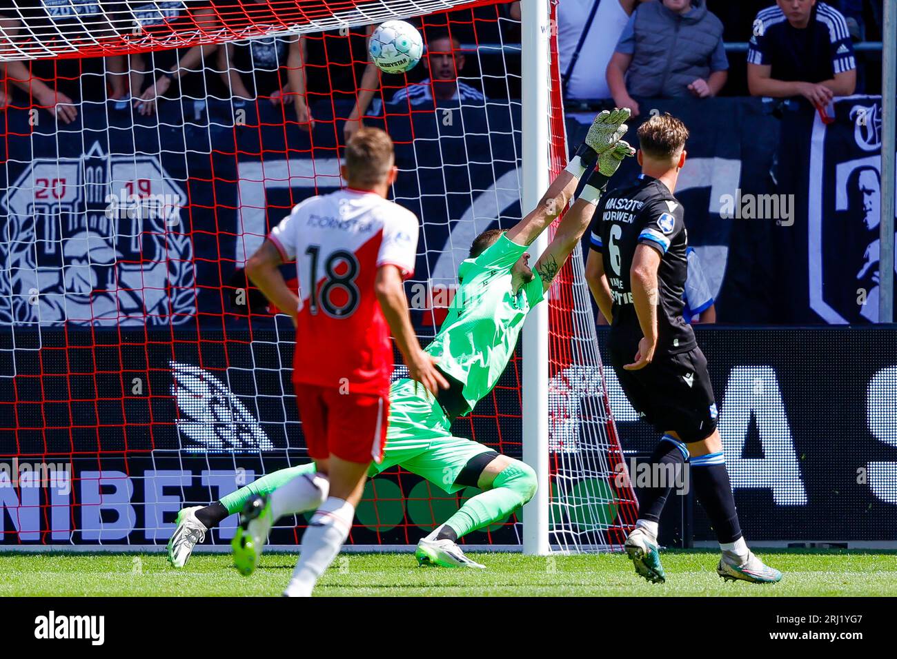 UTRECHT, NETHERLANDS - AUGUST 20: Goalkeeper Andries Noppert (SC ...