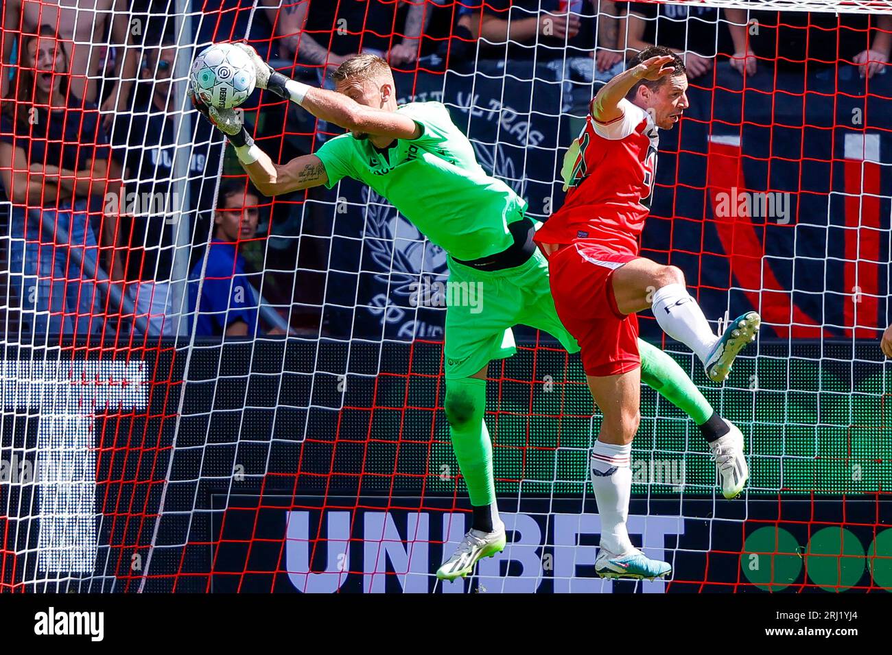 UTRECHT, NETHERLANDS - AUGUST 20: Goalkeeper Andries Noppert (SC ...