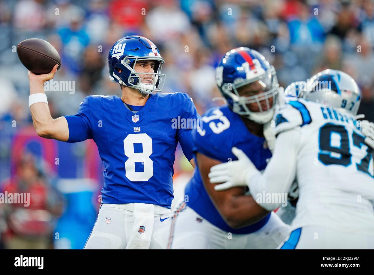 New York Giants quarterback Daniel Jones (8) passes during an NFL pre ...