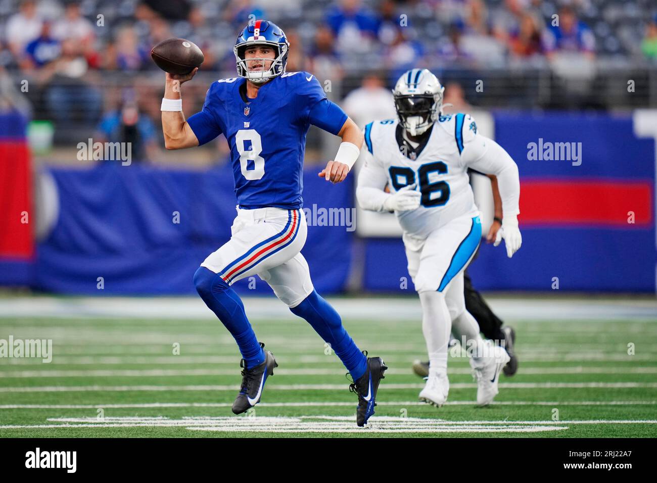 New York Giants quarterback Daniel Jones (8) looks to pass as Carolina ...