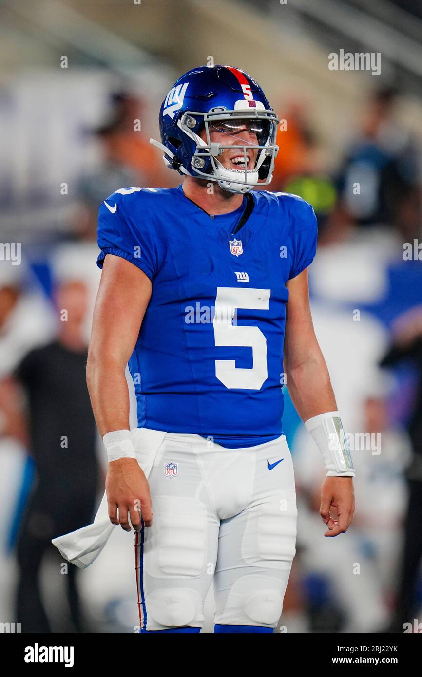 New York Giants quarterback Tommy DeVito (5) looks to the sidelines ...