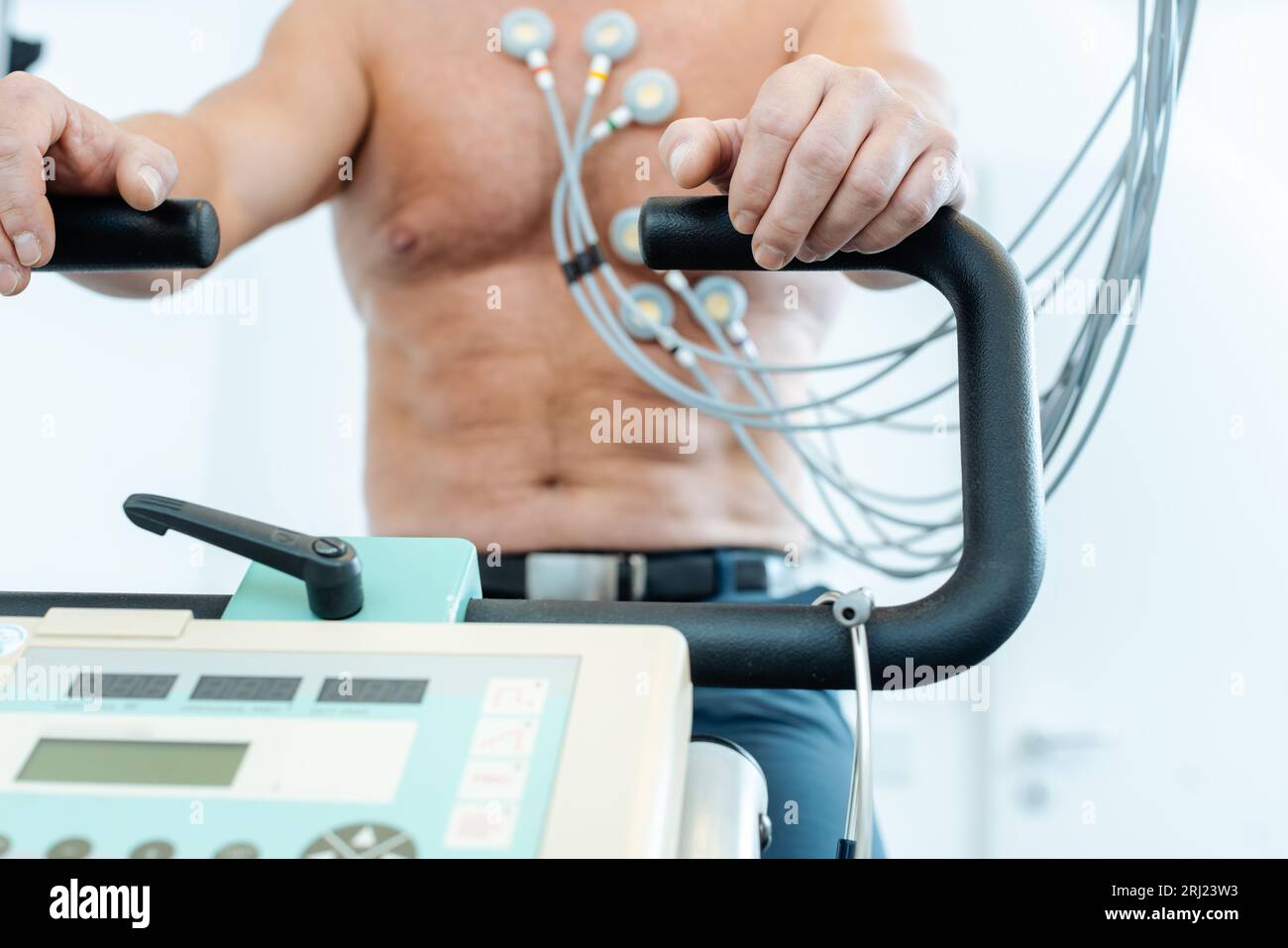 Patient during exercise ECG in health check Stock Photo - Alamy