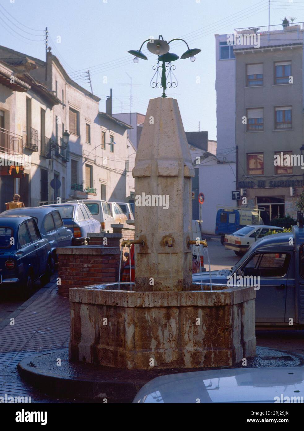 FUENTE DE LOS SEIS CAÑOS EN LA PLAZA MAYOR. Location: EXTERIOR. ARGANDA ...