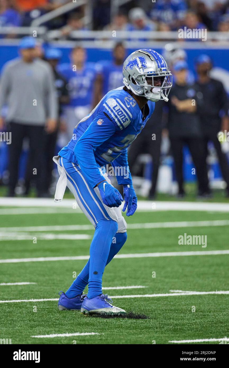 Detroit Lions cornerback Saivion Smith (23) gets set on defense against ...