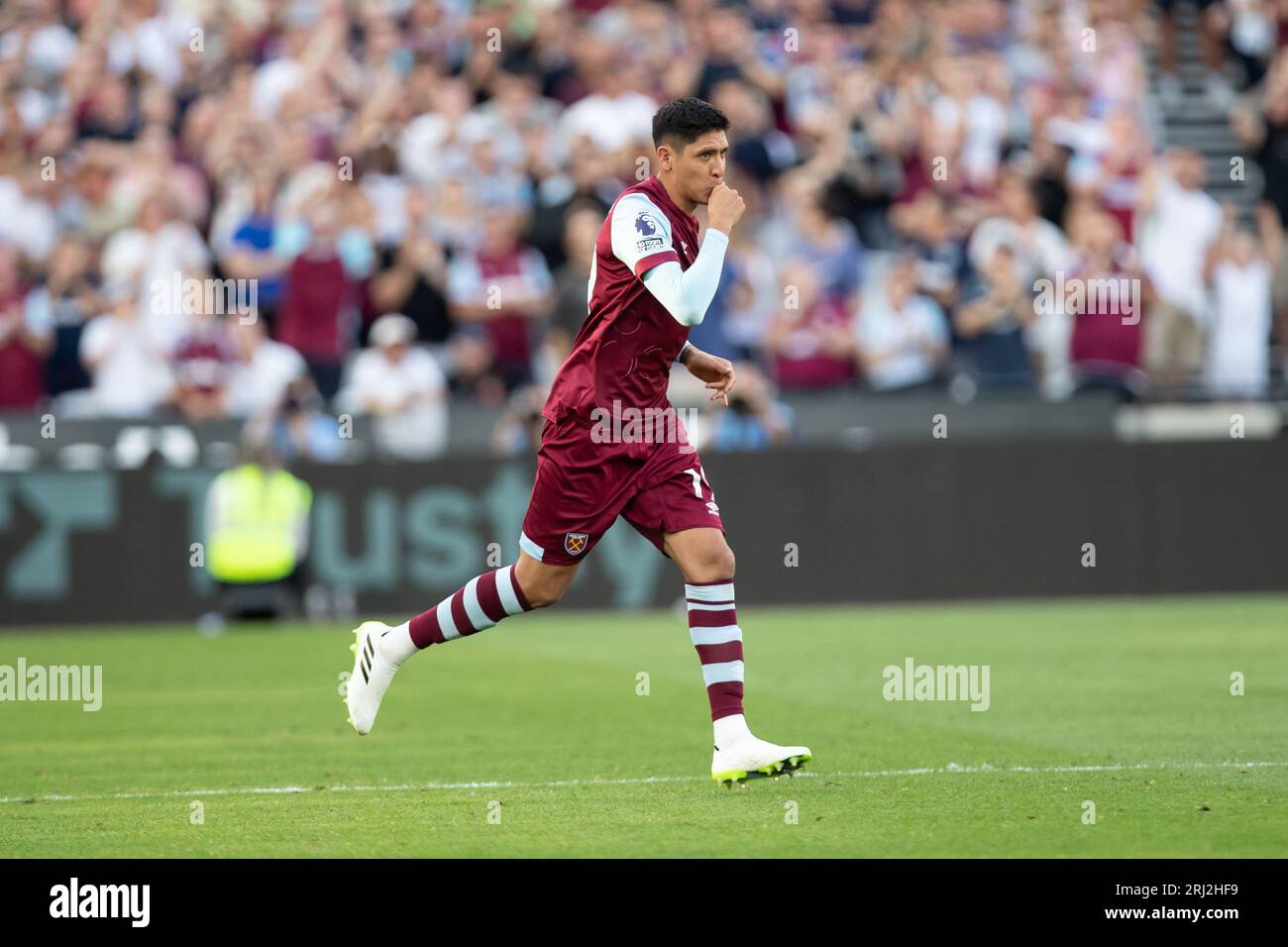 Edson álvarez west ham hi-res stock photography and images - Alamy