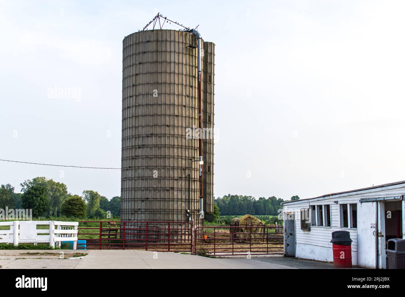 Farm silo hi-res stock photography and images - Alamy