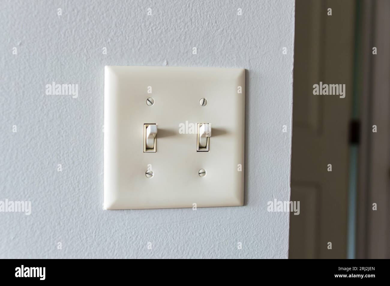 Two way switch hi-res stock photography and images - Alamy