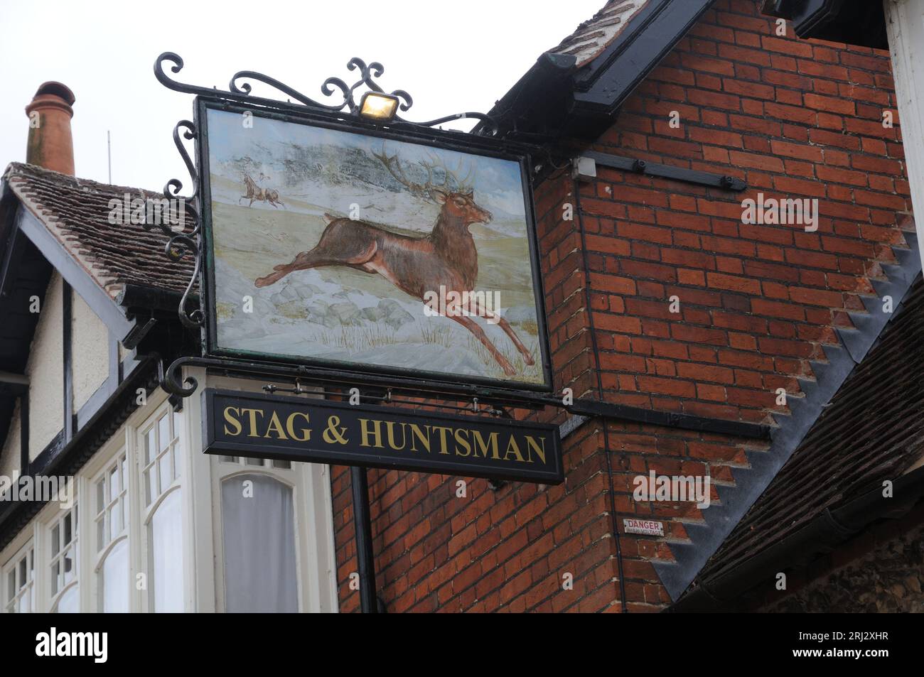 Stag & Huntsmen inn sign, Hambleden, Buckinghamshire Stock Photo - Alamy