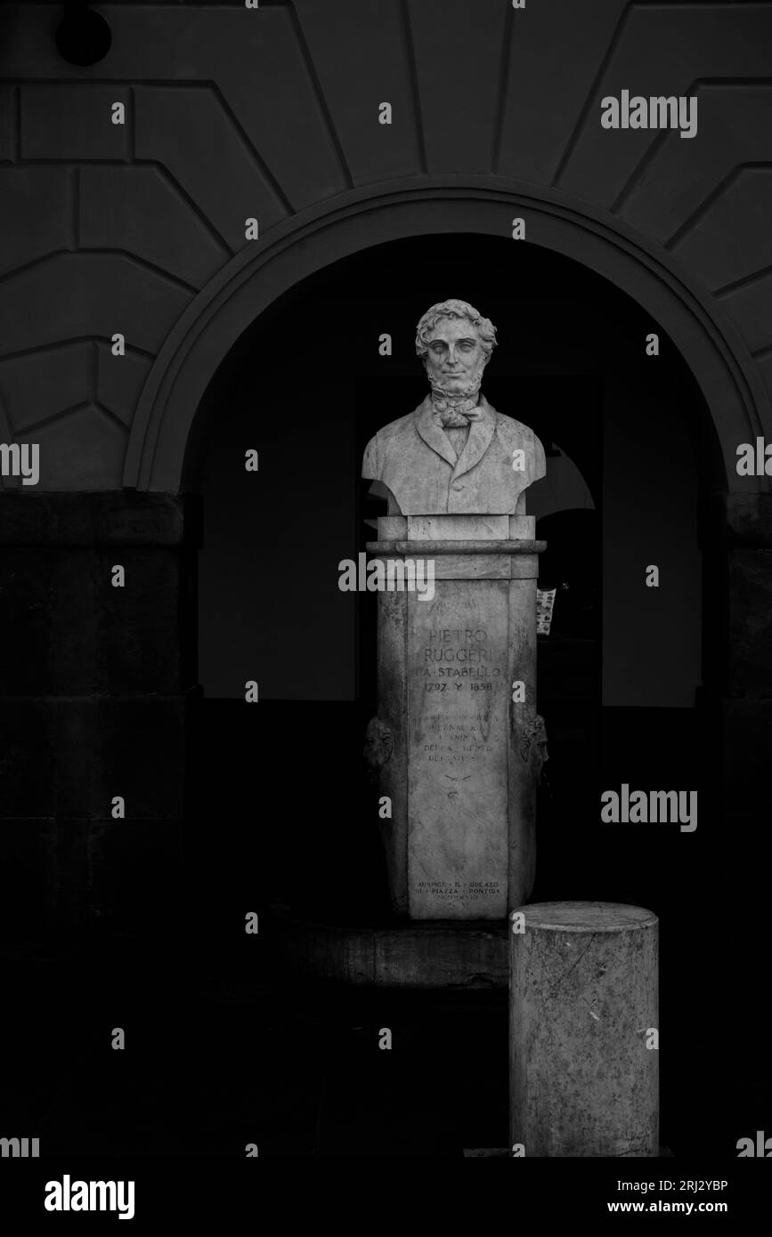 statues of bergamo, historical monuments in the center of bergamo ...
