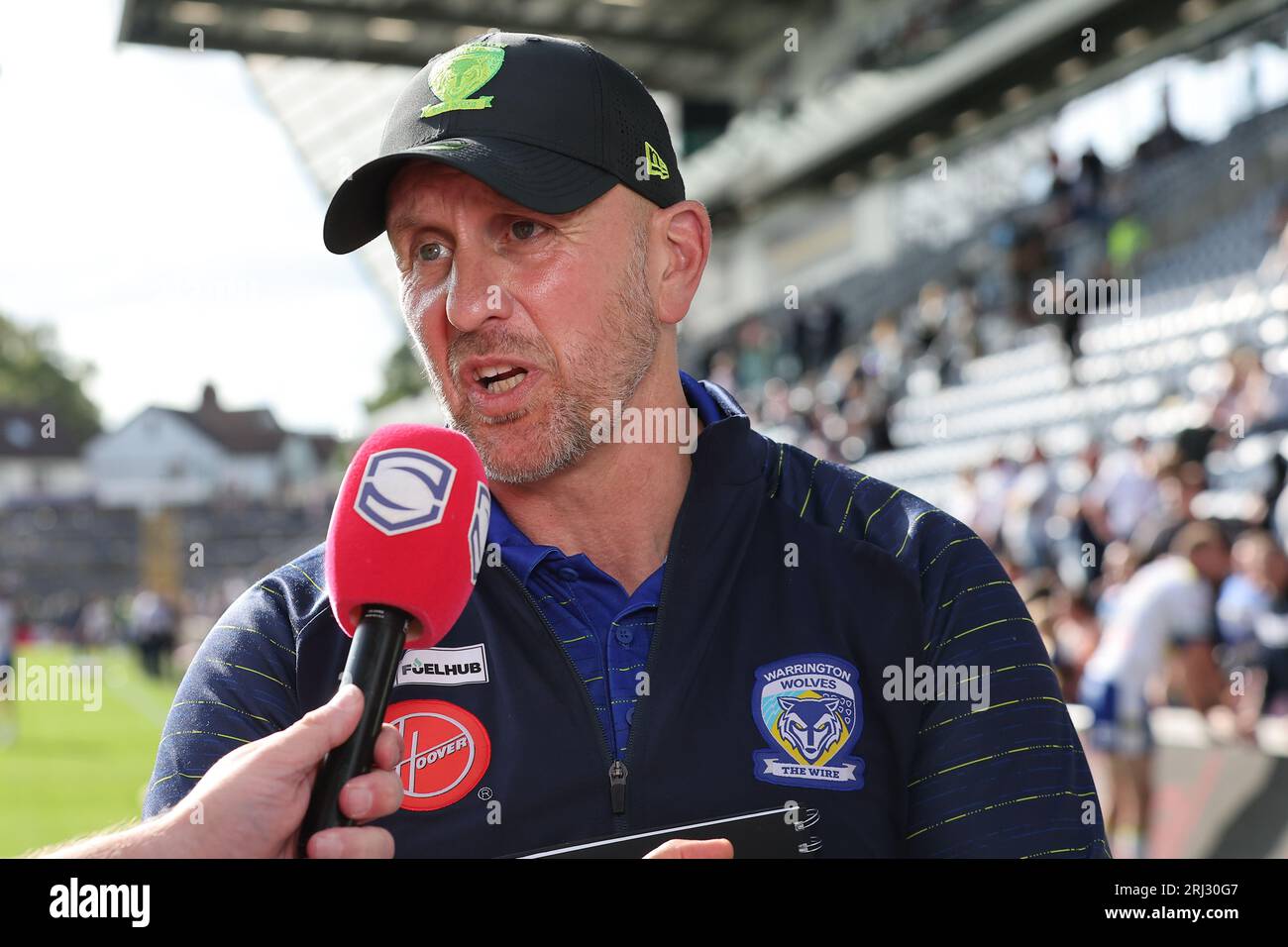 Warrington wolves coach hi-res stock photography and images - Alamy