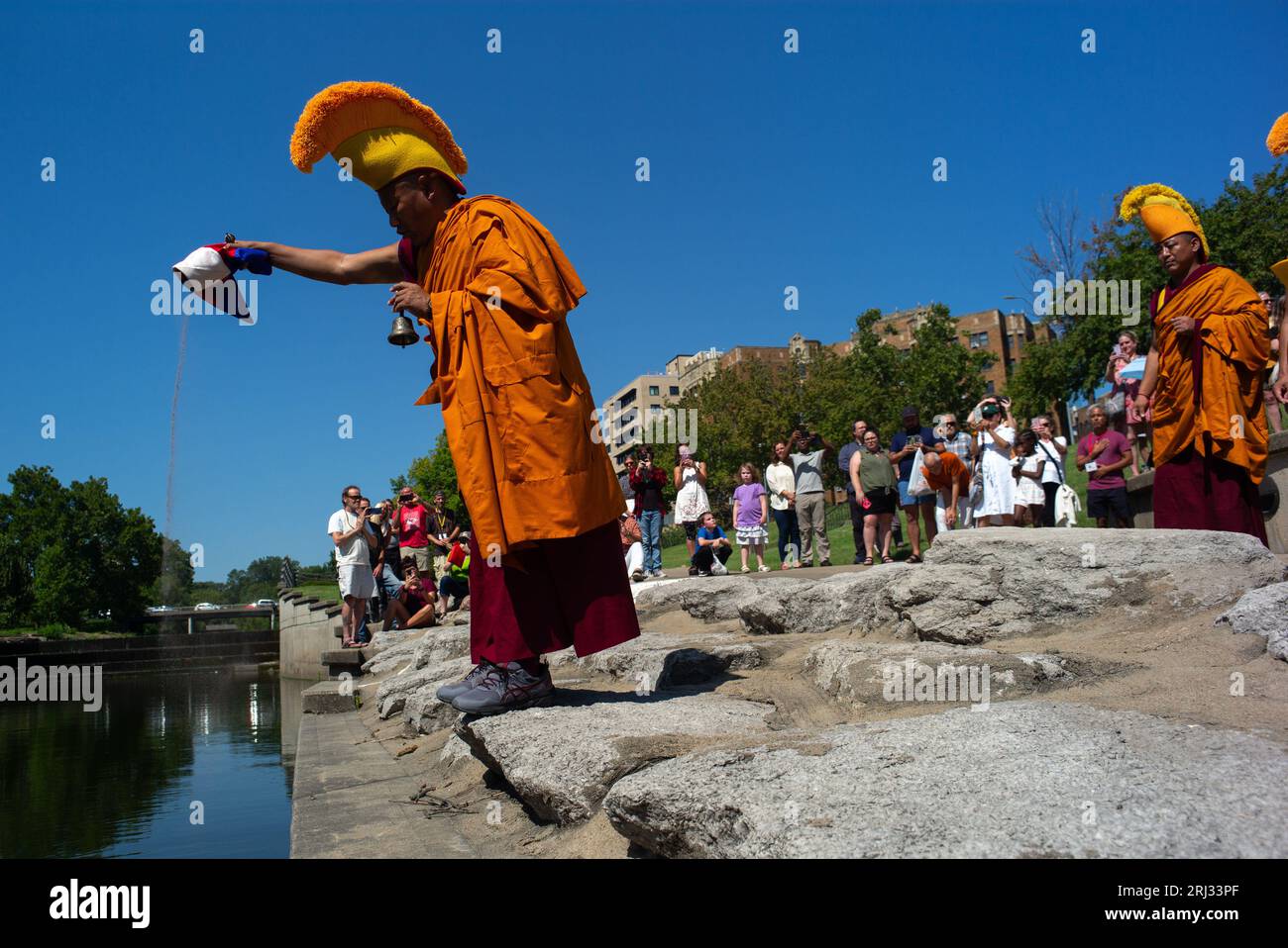 Kansas City, Missouri, USA. 19th Aug, 2023. Drepung Gomang Monks lead ...