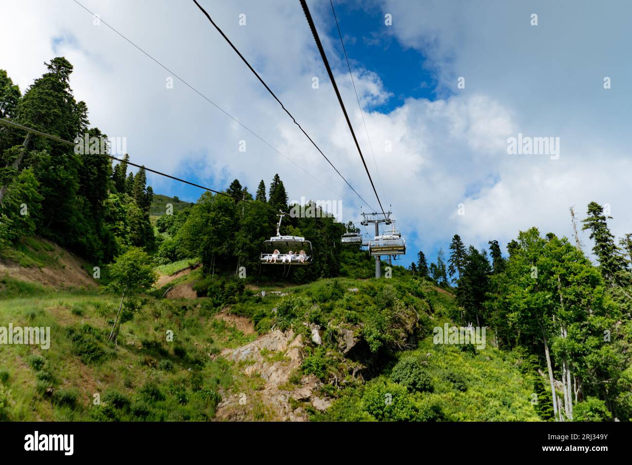 Cable car cabins pass hi-res stock photography and images - Alamy