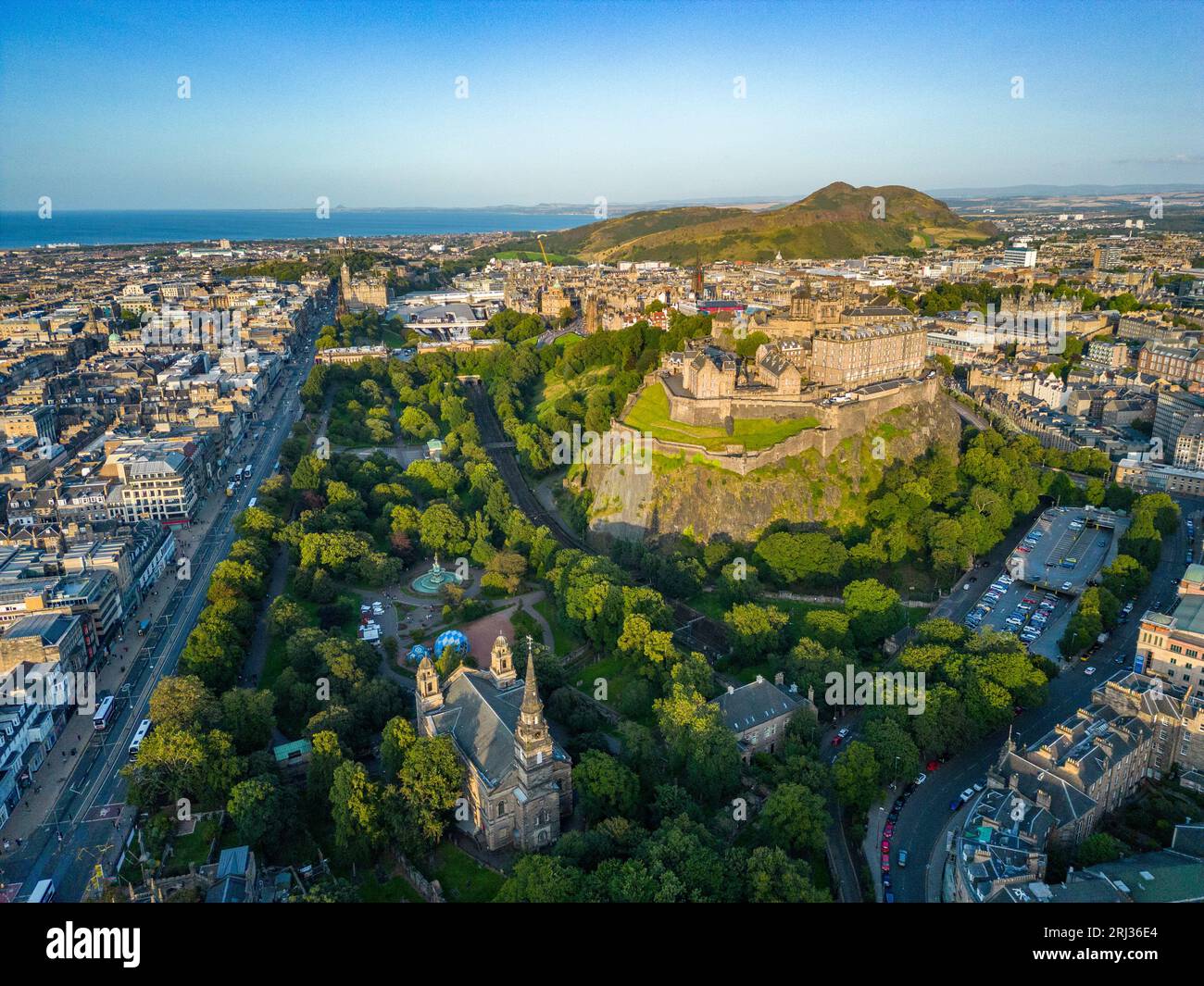 Aerial view of Edinburgh Castle and Princes Street Gardens, Scotland ...