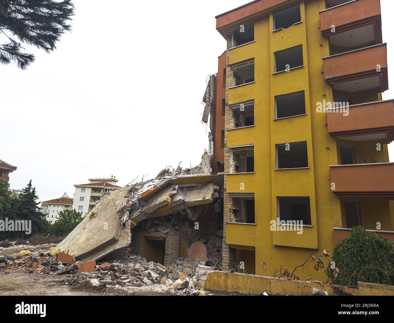 building destroyed in earthquake , destroyed building after natural ...