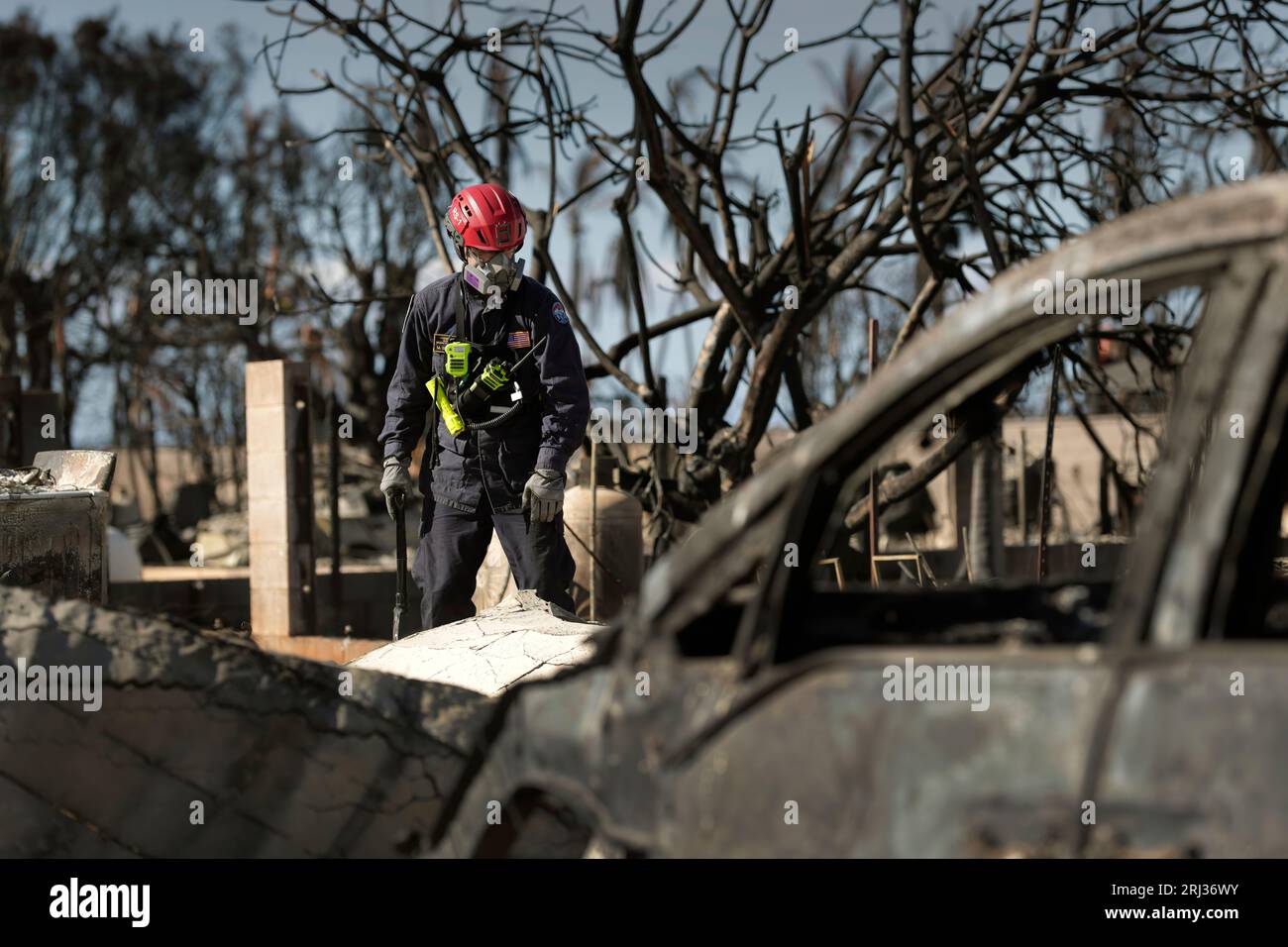 A member of the Federal Emergency Management Agency’s Urban Search and ...