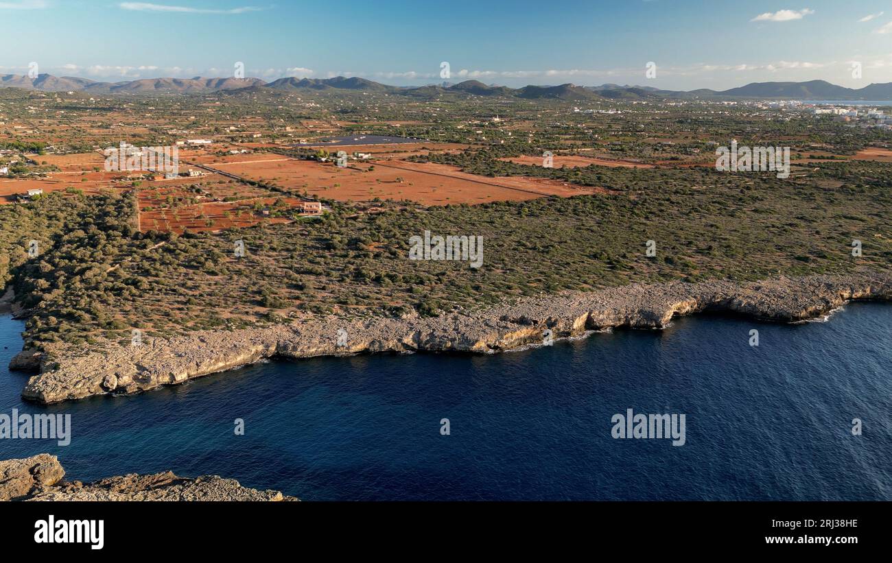 Aerial tropical beach between rocks hi-res stock photography and images ...