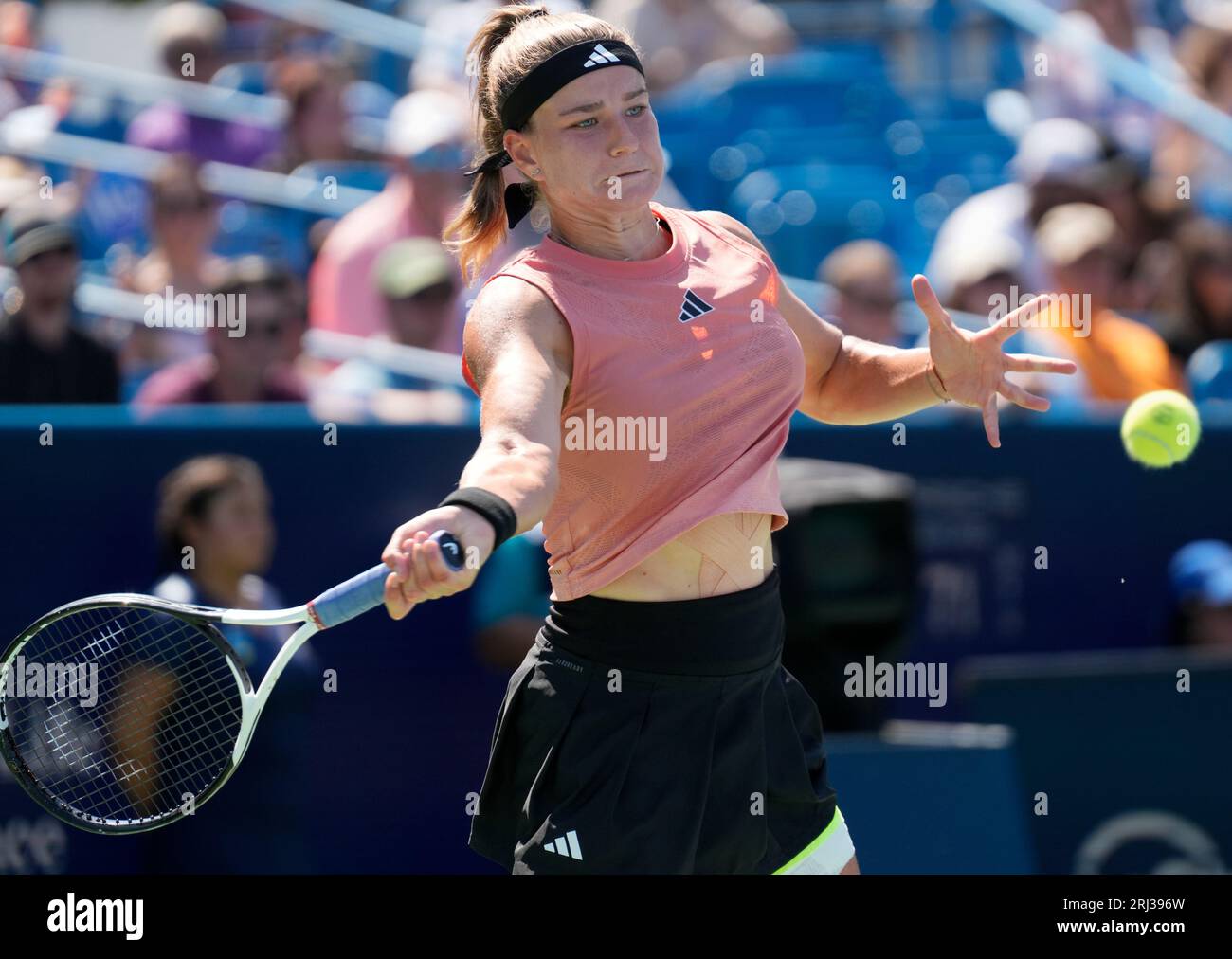 Karolina muchova 2023 us open hi-res stock photography and images - Alamy