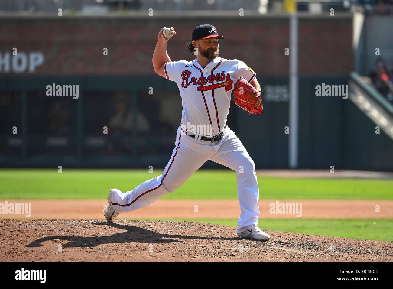 ATLANTA, GA - AUGUST 20: Atlanta Braves relief pitcher Kirby Yates (22 ...