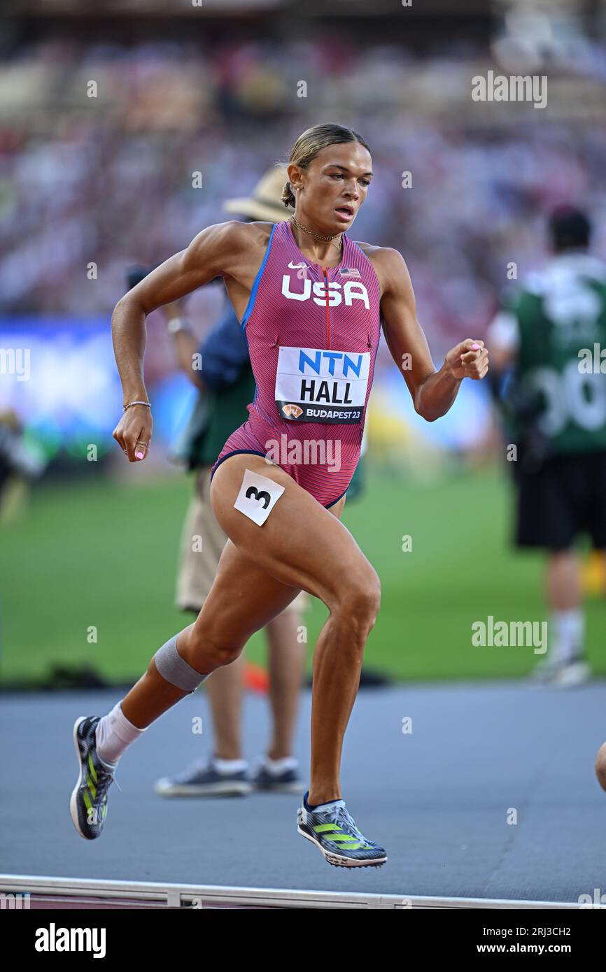 Anna Hall running the 800 meter heptathlon at the 2023 World ...