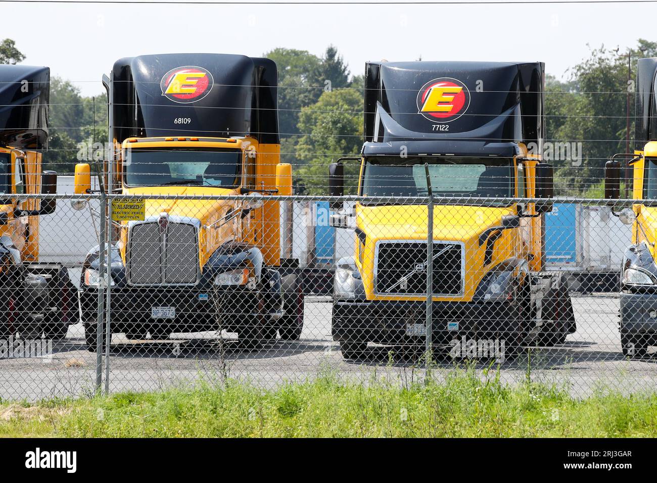 Estes express lines logo hi-res stock photography and images - Alamy