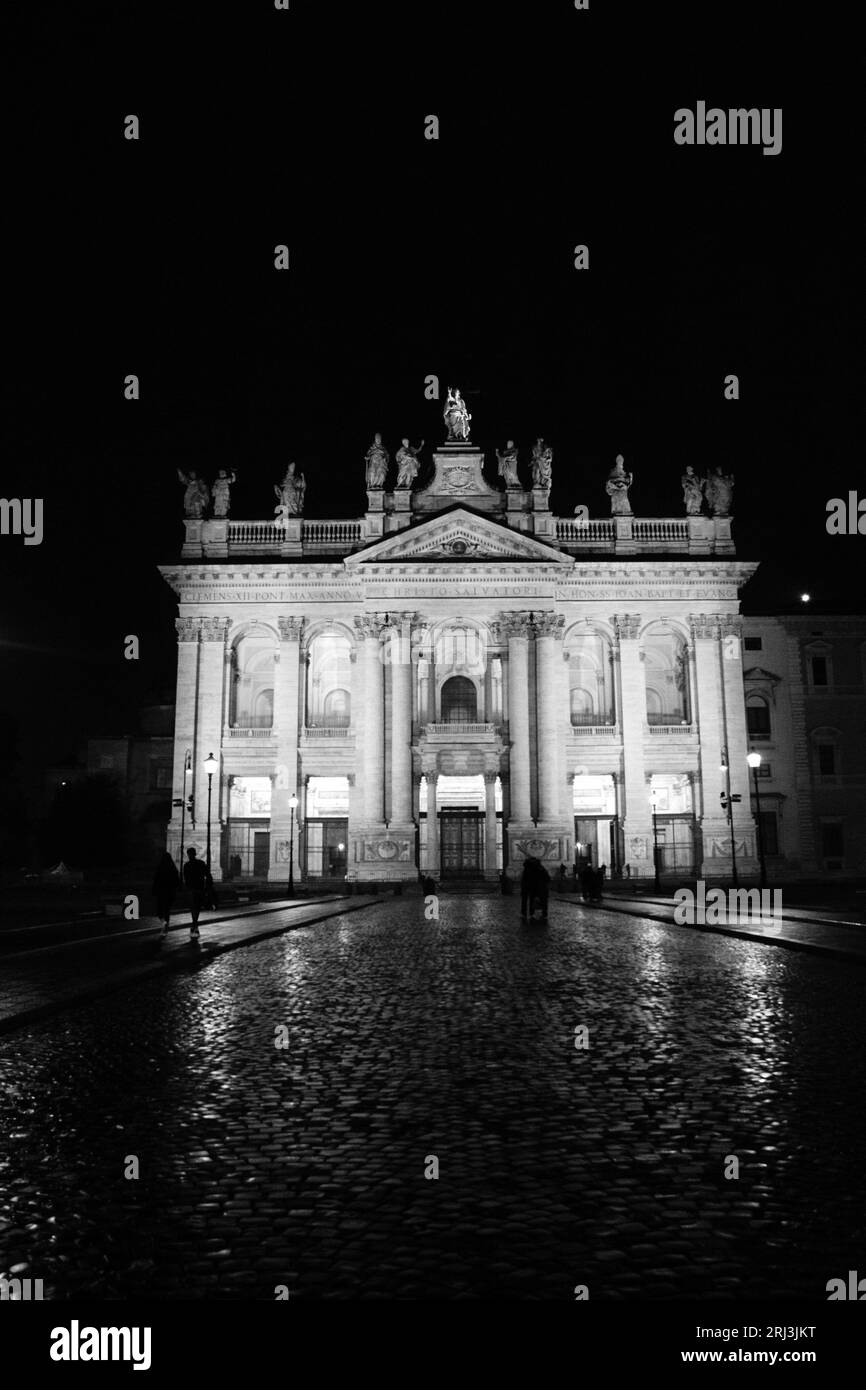 Grand religious structure Black and White Stock Photos & Images - Alamy