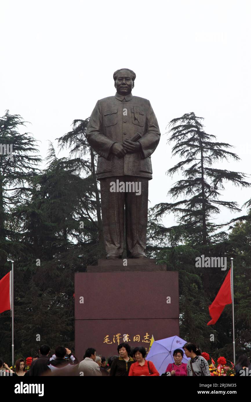 Hunan bronze statue hi-res stock photography and images - Alamy