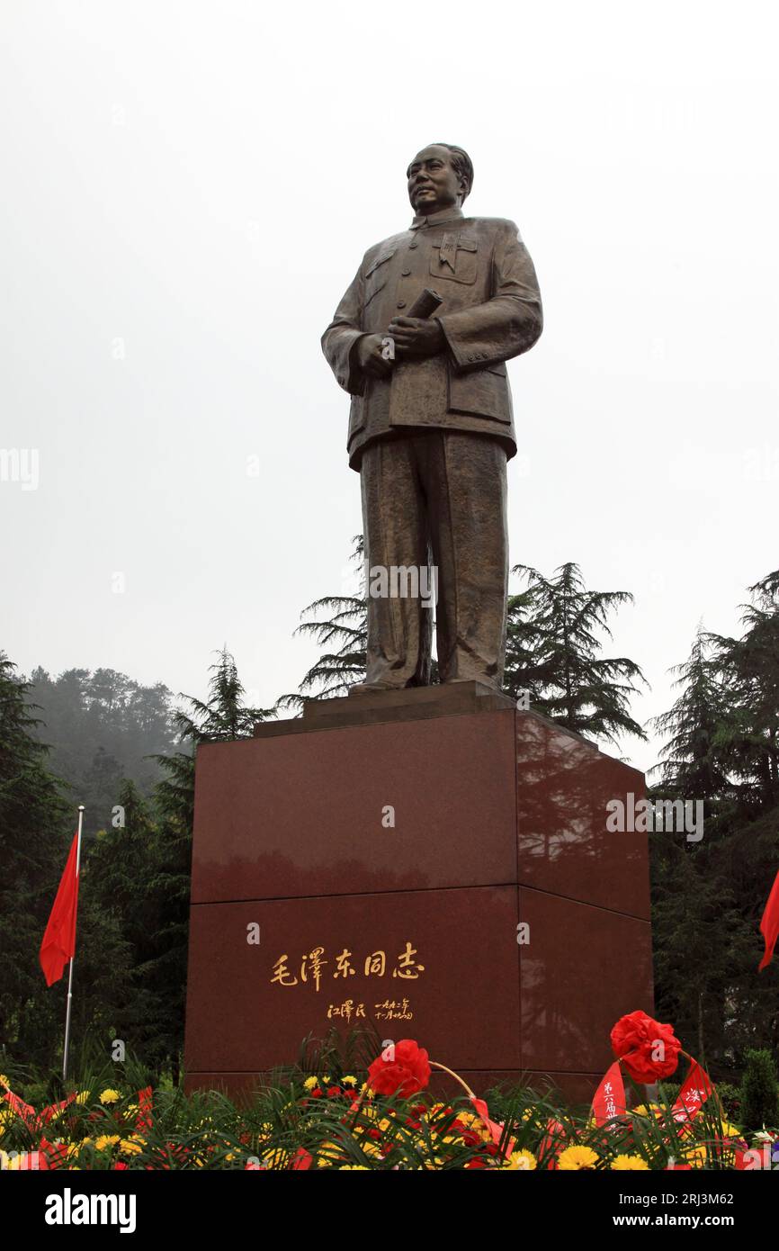 Hunan bronze statue hi-res stock photography and images - Alamy