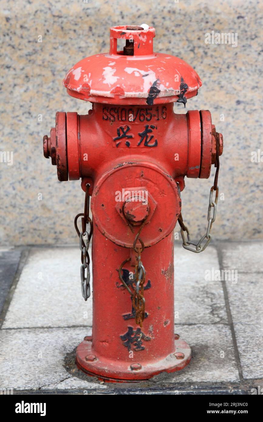 Traditional red fire hydrant hi-res stock photography and images - Alamy