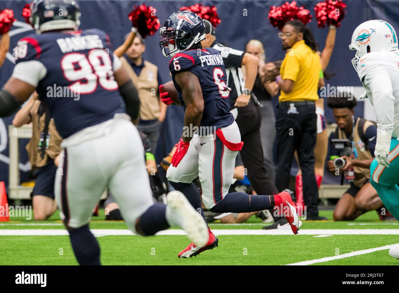 August 19, 2023: Houston Texans linebacker Denzel Perryman (6) runs ...