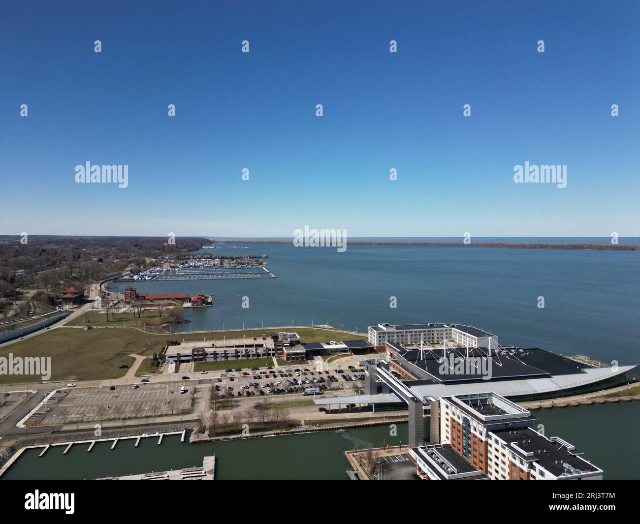 An aerial view of the Erie, Pennsylvania shoreline Stock Photo - Alamy