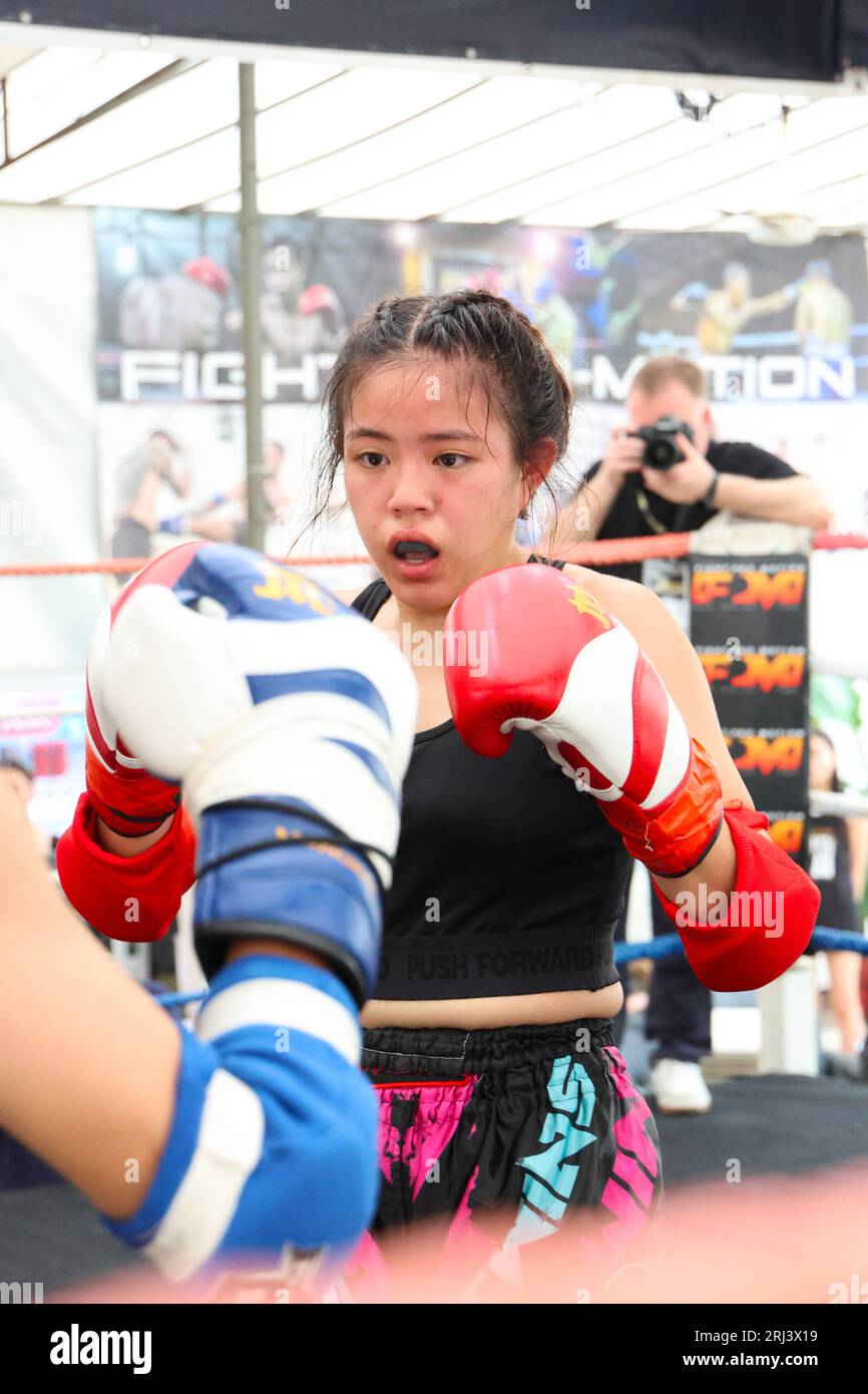 Muay Thai: Girl Power Stock Photo - Alamy