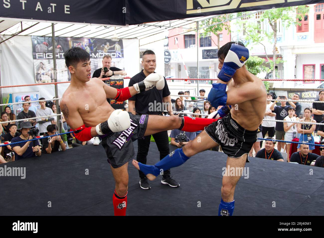 Muay thai hi-res stock photography and images - Alamy