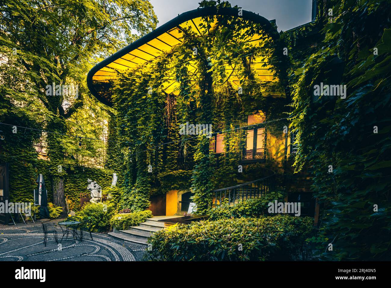 Courtyard of the old historic tenement house in the city of Budapest ...