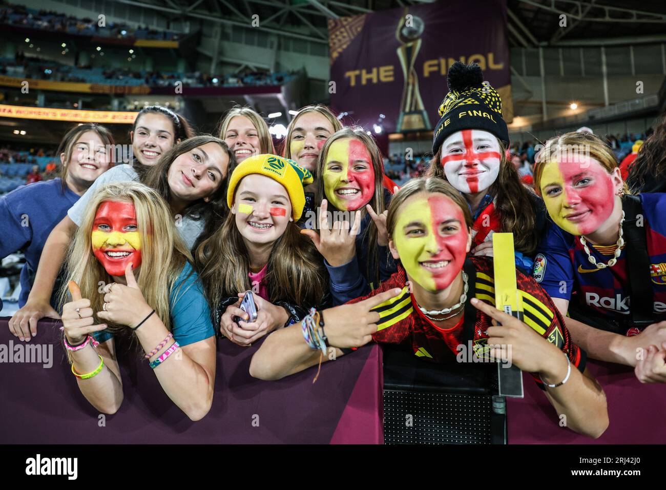 England usa fans show support hi-res stock photography and images - Alamy