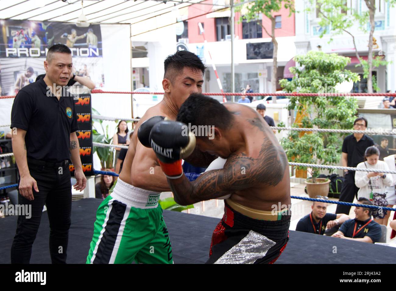 Professional boxing bout hi-res stock photography and images - Alamy