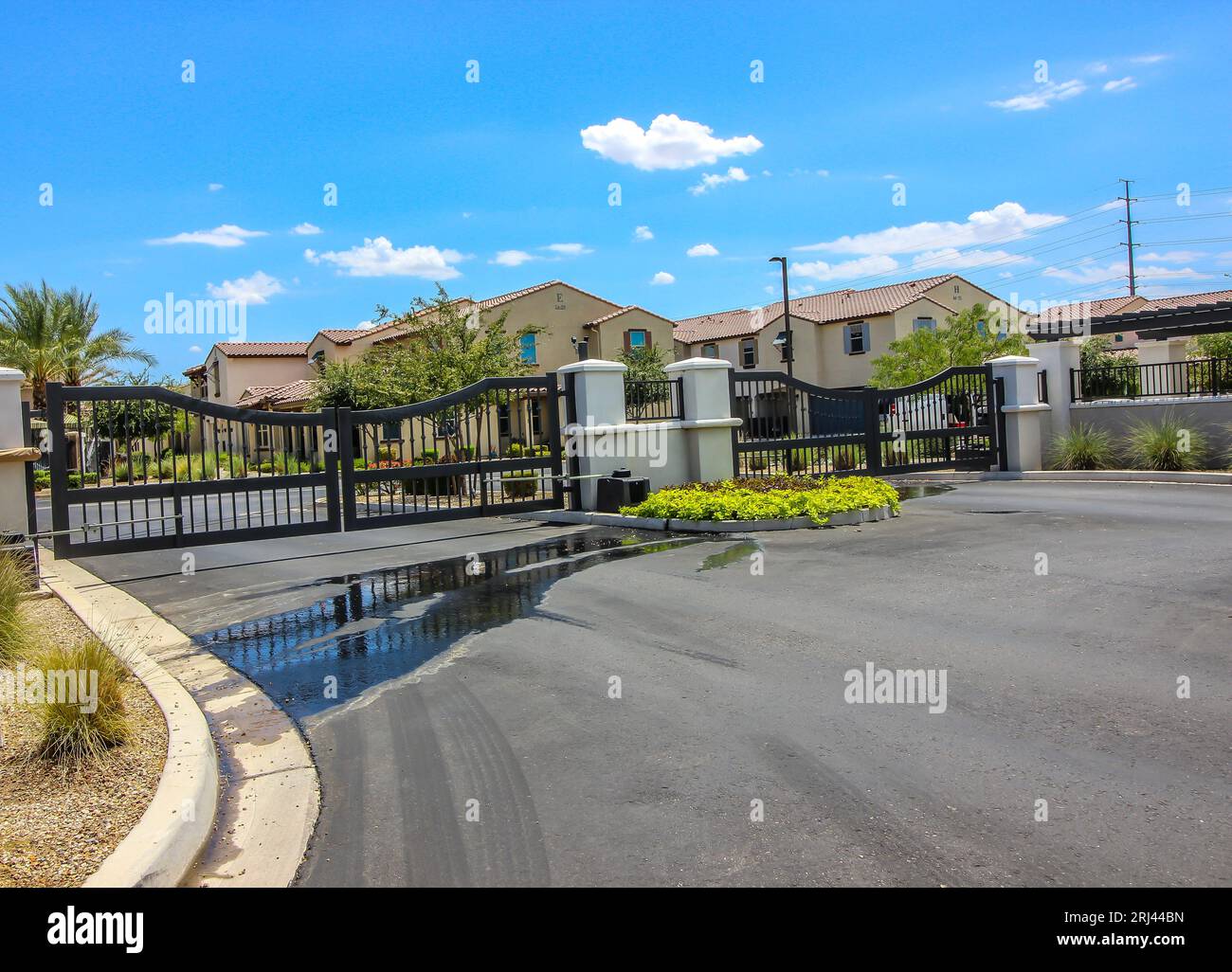 Entry And Exit Gates At Secure Subdivision Stock Photo - Alamy