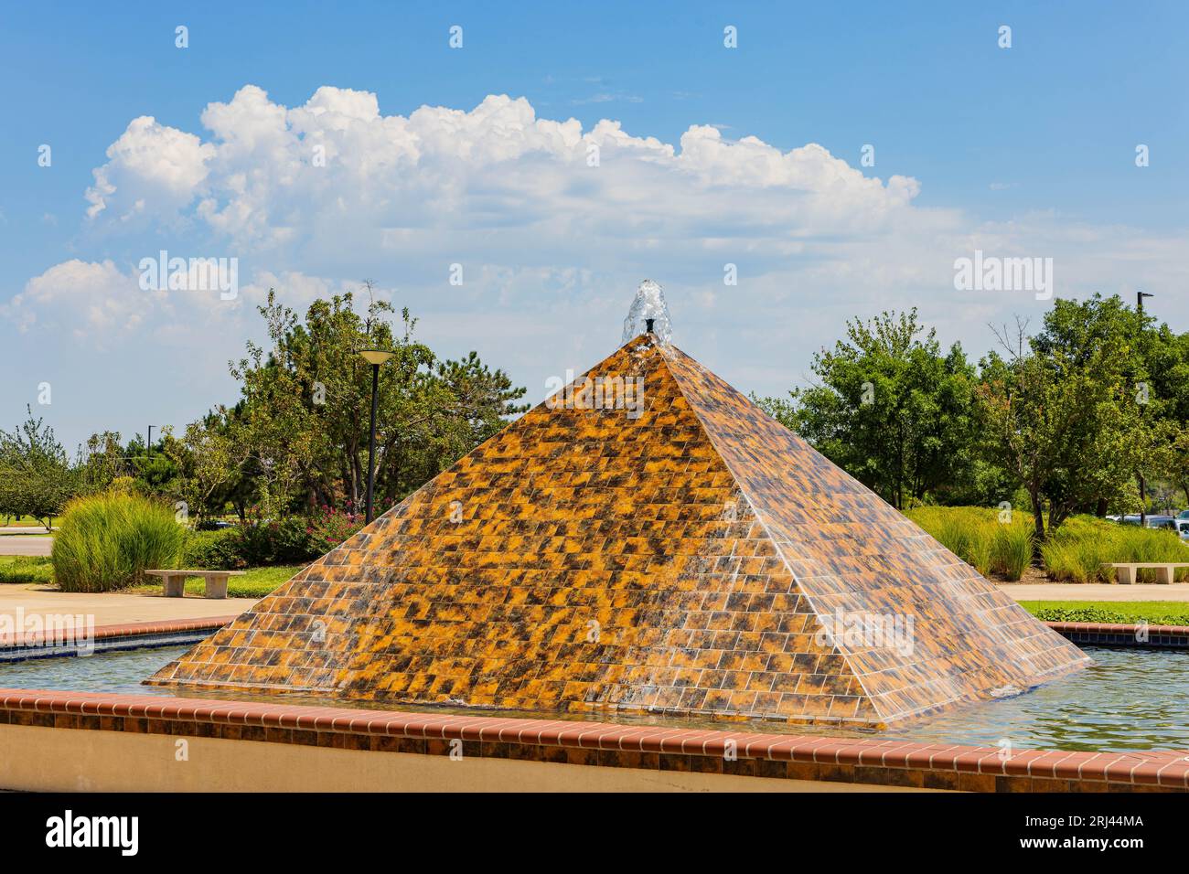 Exterior school community hi-res stock photography and images - Alamy