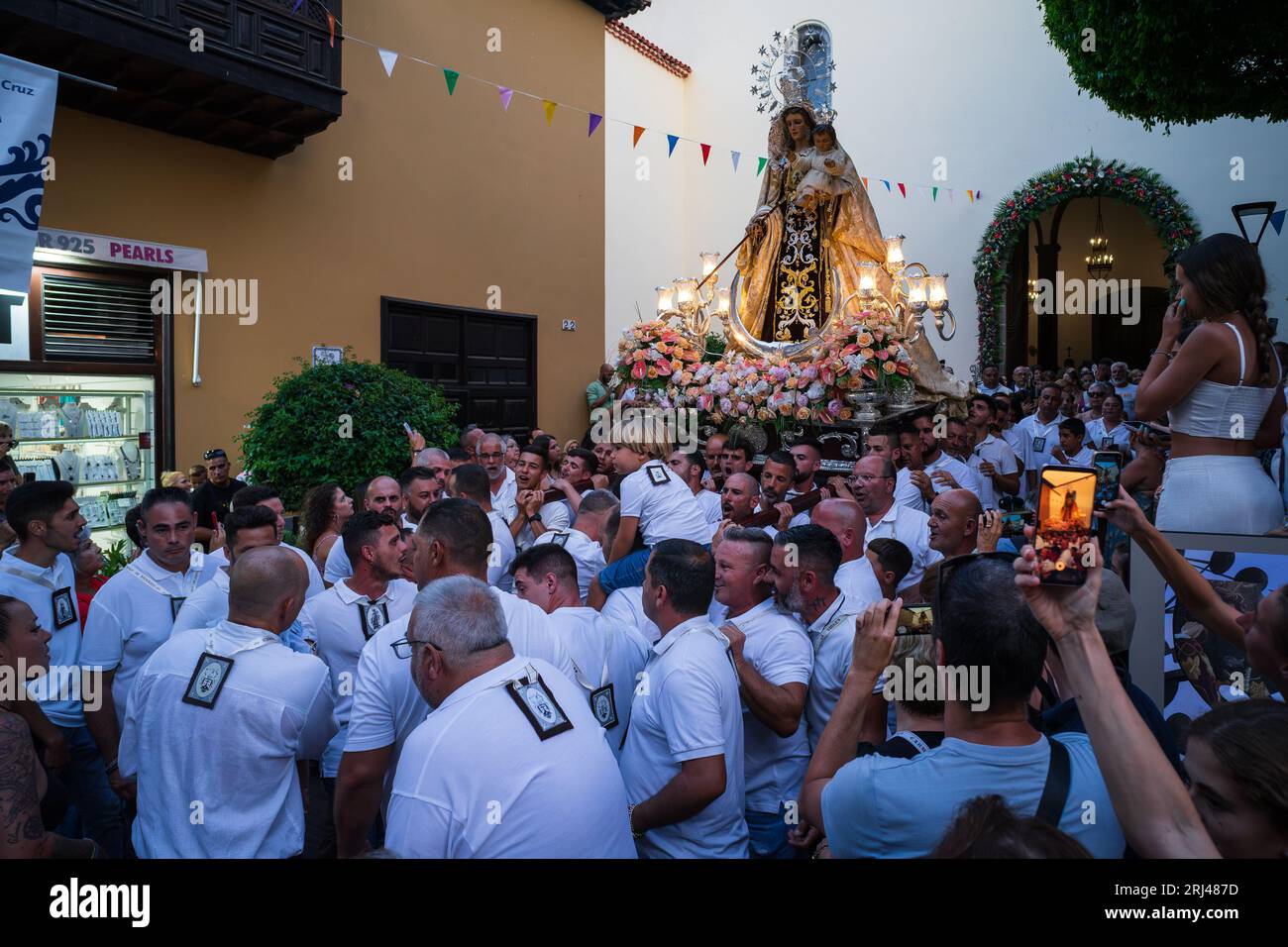 Madonna de la cruz hi-res stock photography and images - Alamy