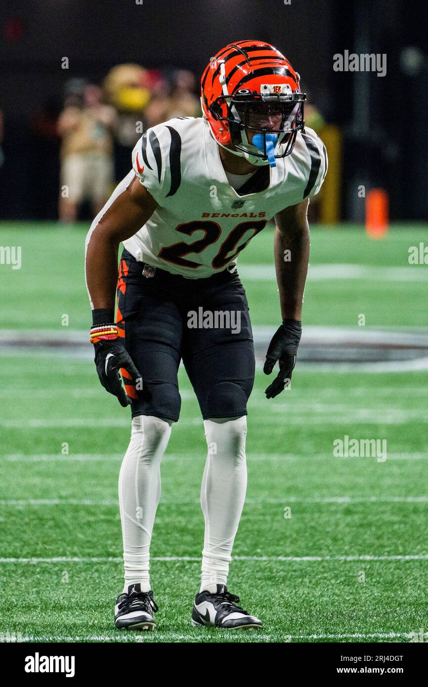Cincinnati Bengals cornerback DJ Turner II (20) lines up during the ...