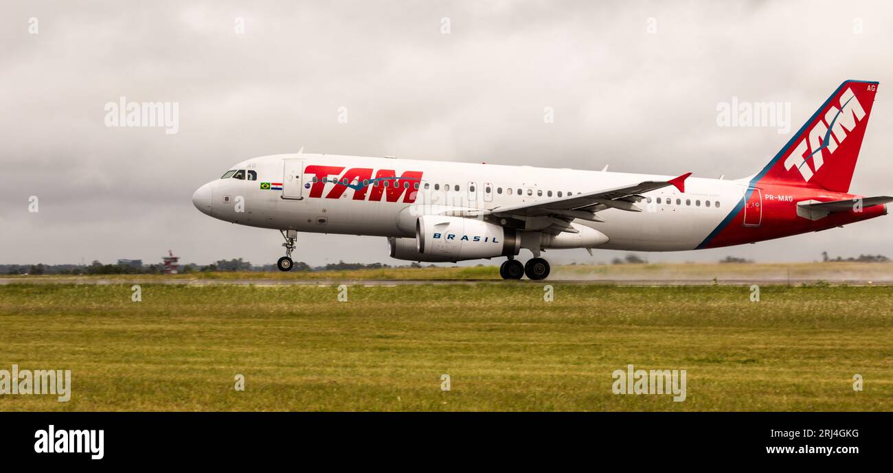 Fast jet airlines hi-res stock photography and images - Alamy
