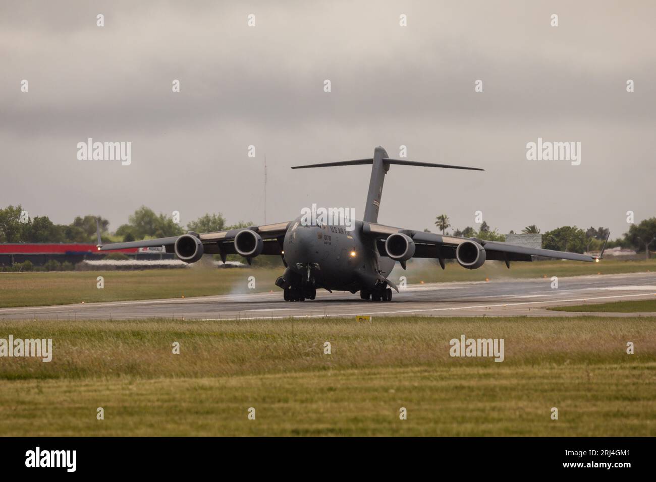 Preparing takeoff military transport hi-res stock photography and ...