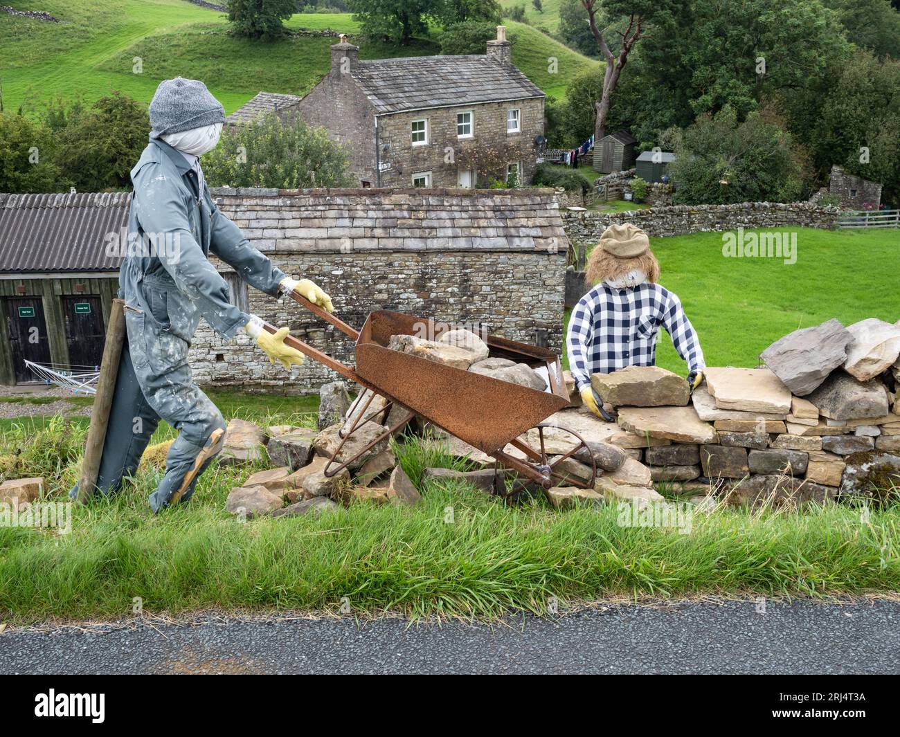 Builders barrow hi-res stock photography and images - Alamy