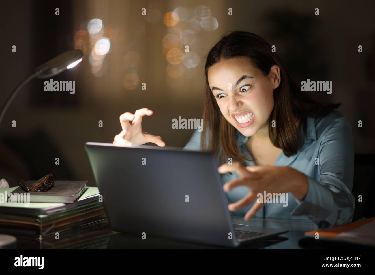 Homeoffice bad connection hi-res stock photography and images - Alamy
