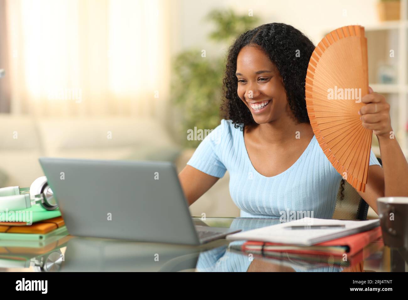 Fanning hand hi-res stock photography and images - Alamy