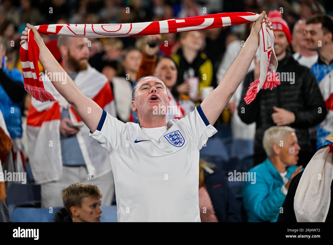 Accor stadium sydney fans hi-res stock photography and images - Alamy