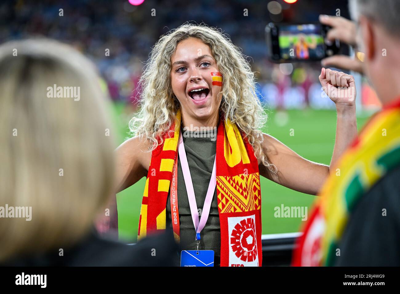 Accor stadium sydney fans hi-res stock photography and images - Alamy