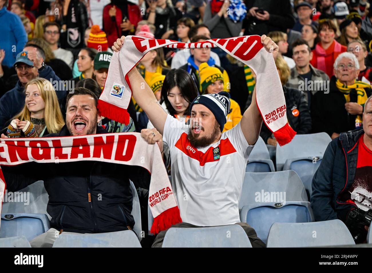 Accor stadium sydney fans hi-res stock photography and images - Alamy